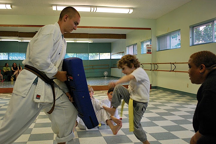 thompson karate - Services